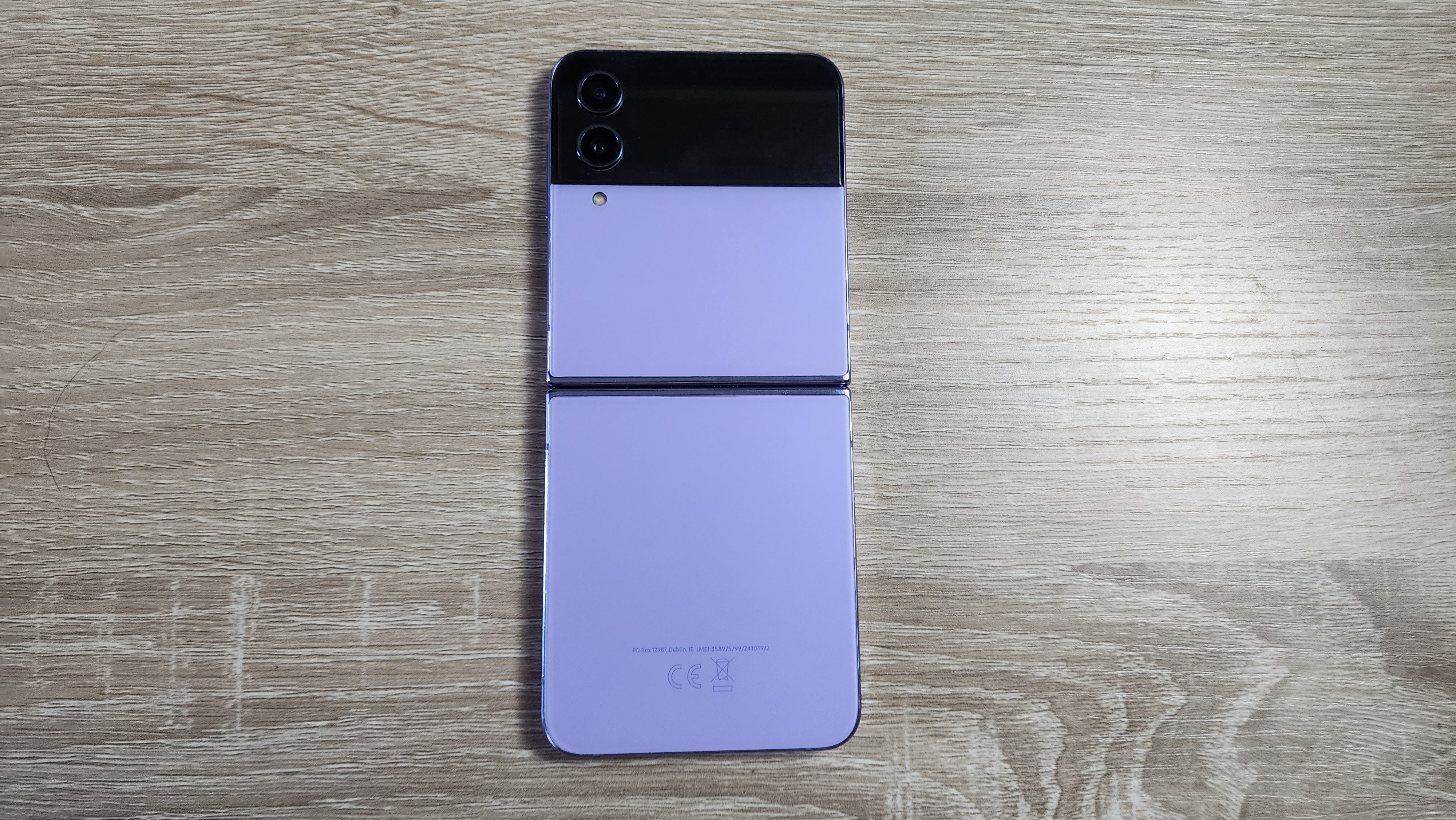 Galaxy Z Flip 4 review: a fashionable foldable – Tech Valkyrie